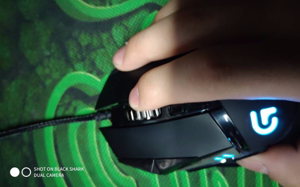 罗技G502无阻力滚轮以及渐变色灯效演示_哔哩哔哩_bilibili