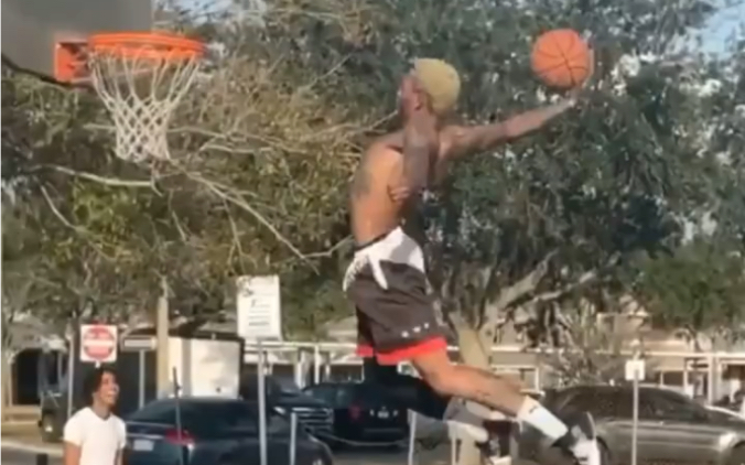 今天就来看看职业扣将Jordan Southerland的几个精彩扣篮吧_哔哩哔哩_bilibili