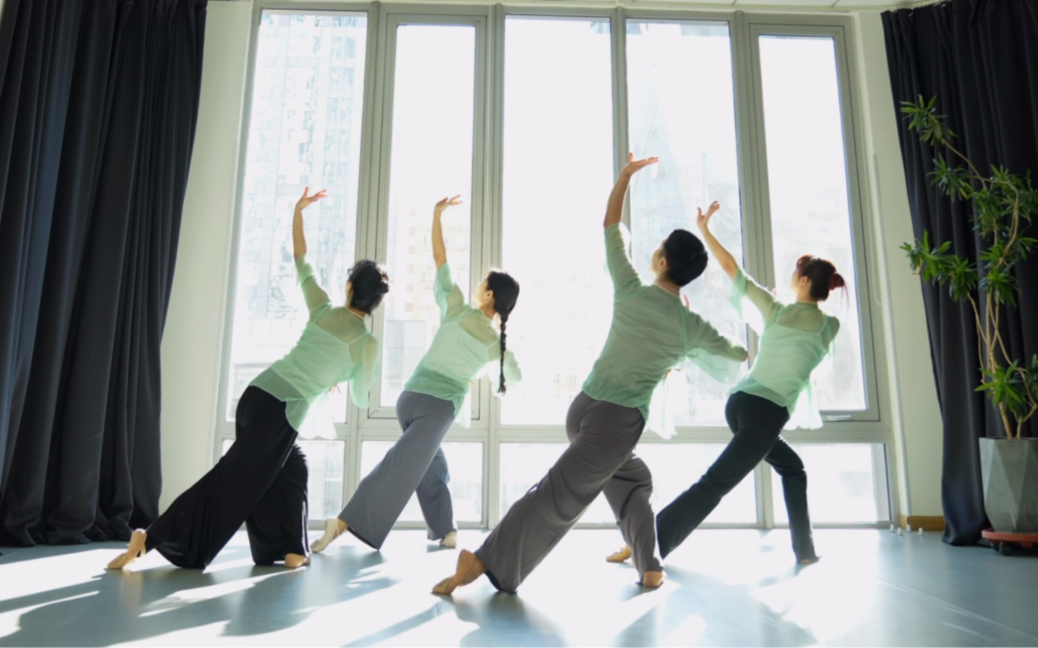 舞蹈《萱草花》-11696941784_bili-舞蹈-哔哩哔哩视频