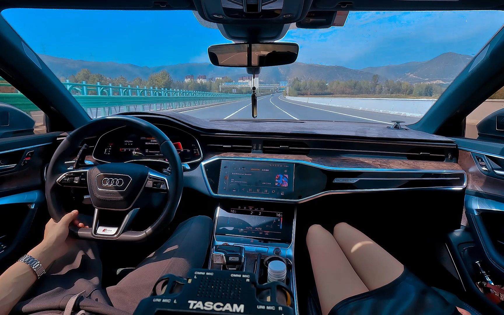 梁博《想念(Rehearsal Version)》奥迪A6L大B&O音响 《A6L大bo全网首发》（录音笔正中录制）（动态录制）-奥迪A6L大BO音乐台-奥迪A6L大BO音乐台-哔哩哔哩视频