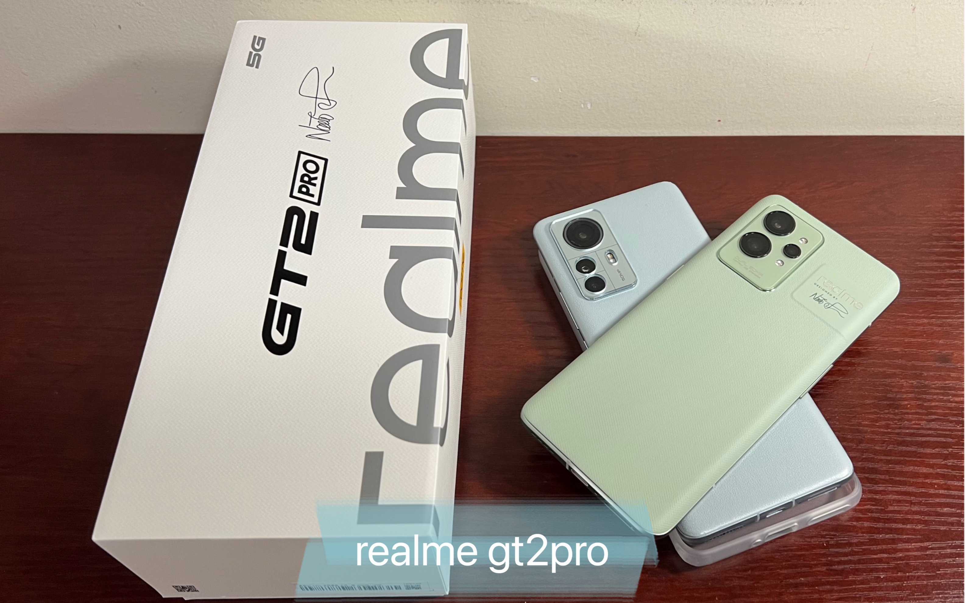 追击小米12系列？realme GT2pro大师森12+256简单开箱！_哔哩哔哩_bilibili