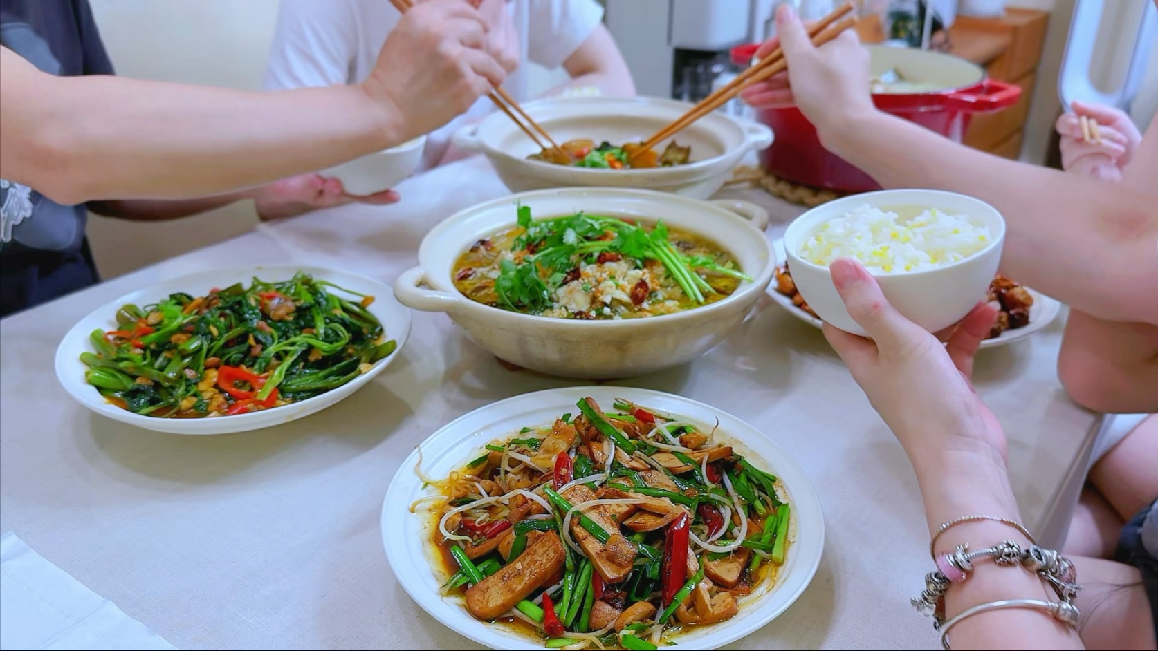 记录香港一家四口｜假期｜晚餐vlog-莫默mok-莫默mok-哔哩哔哩视频