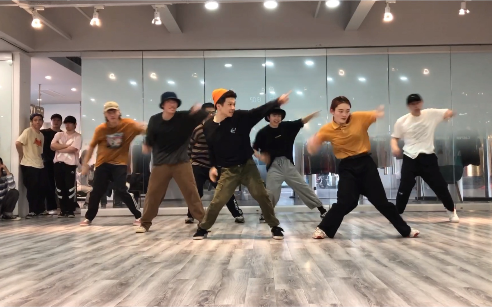 【Locking 锁舞】跳舞要帅，开心自在_哔哩哔哩_bilibili