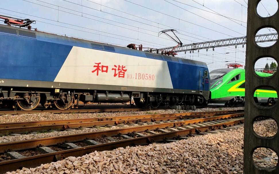 【拍车】【甲种输送高能】HXD1B-0580上局杭段回送两组CR200J动力车(FXD1J-025+26 FXD1J-033+34)通过沪昆正线笕桥站_哔哩哔哩 (゜-゜)つロ 干杯 ...
