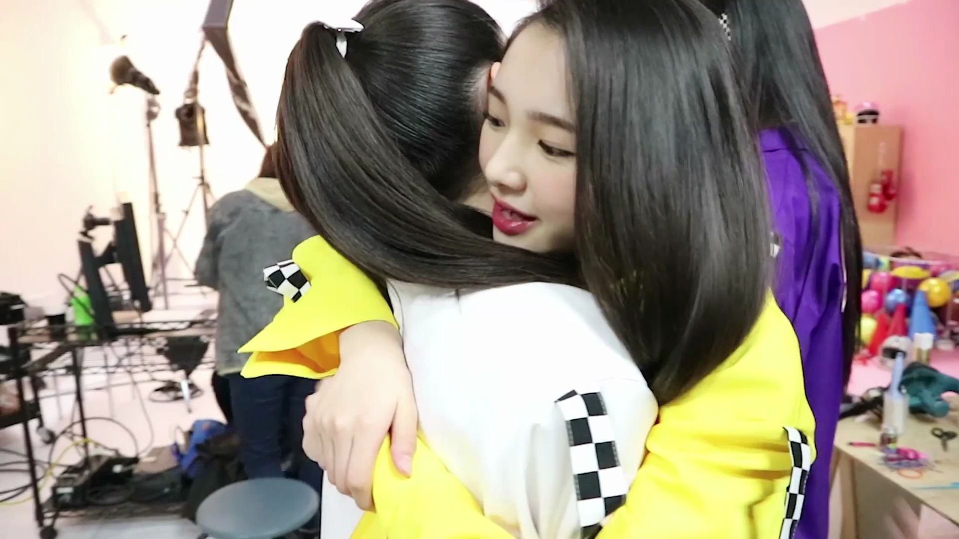 【Girls2】G-tube #1「ダイジョウブ」スチール撮影_哔哩哔哩_bilibili