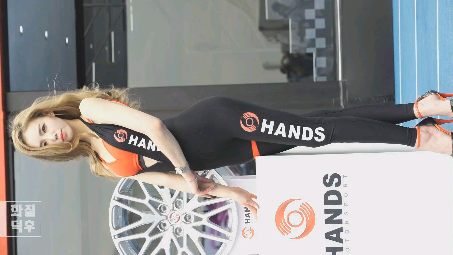 4K - 2 Racing Model Kim Bora 2016 IKTF ghmhfdf ( 1080 X 1080 ).mp4-平凡il-平凡il-哔哩哔哩视频