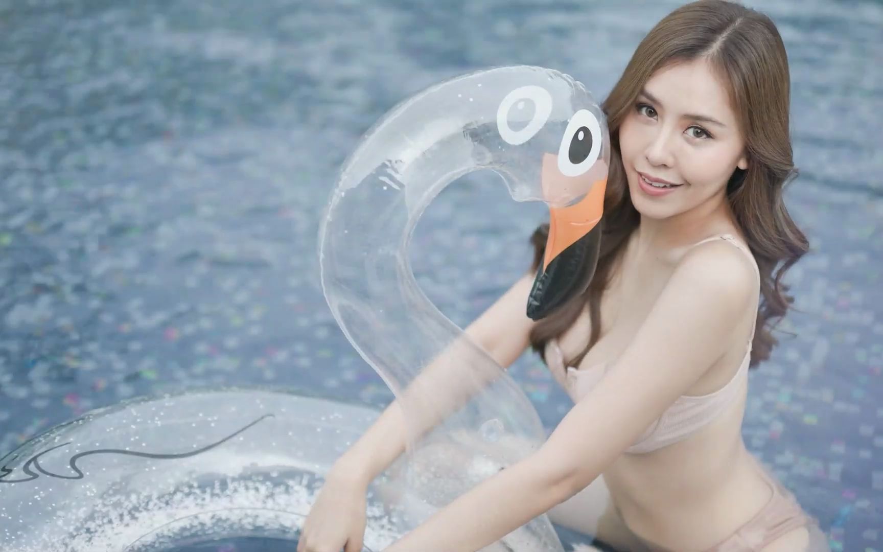 Thunwa “Beautiful”比基尼泳装写真-胡子先生很OK-胡子先生很OK-哔哩哔哩视频