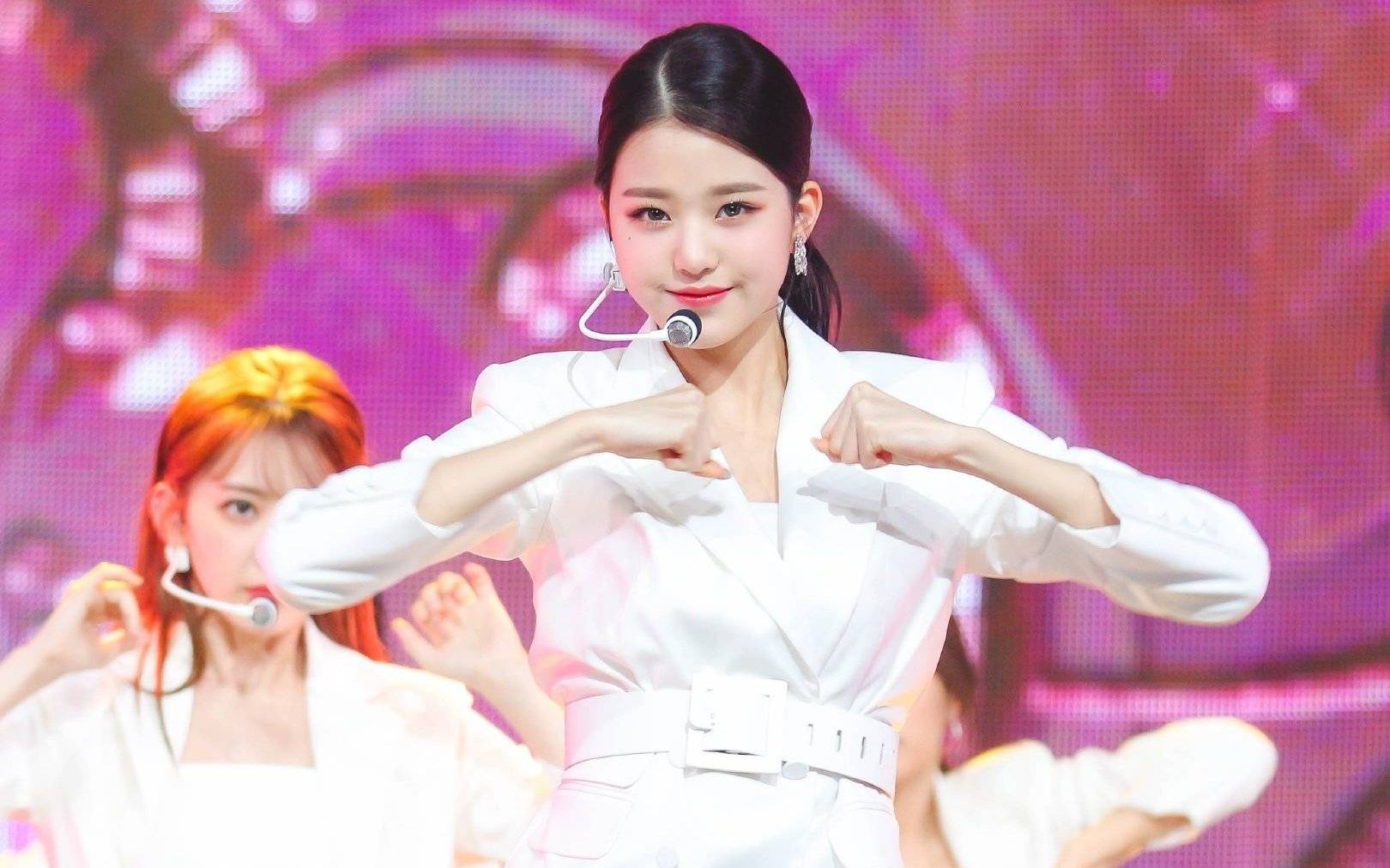 【张元英】IZONE 04年忙内小甜豆Fiesta七场舞台直拍一键换装_哔哩哔哩_bilibili