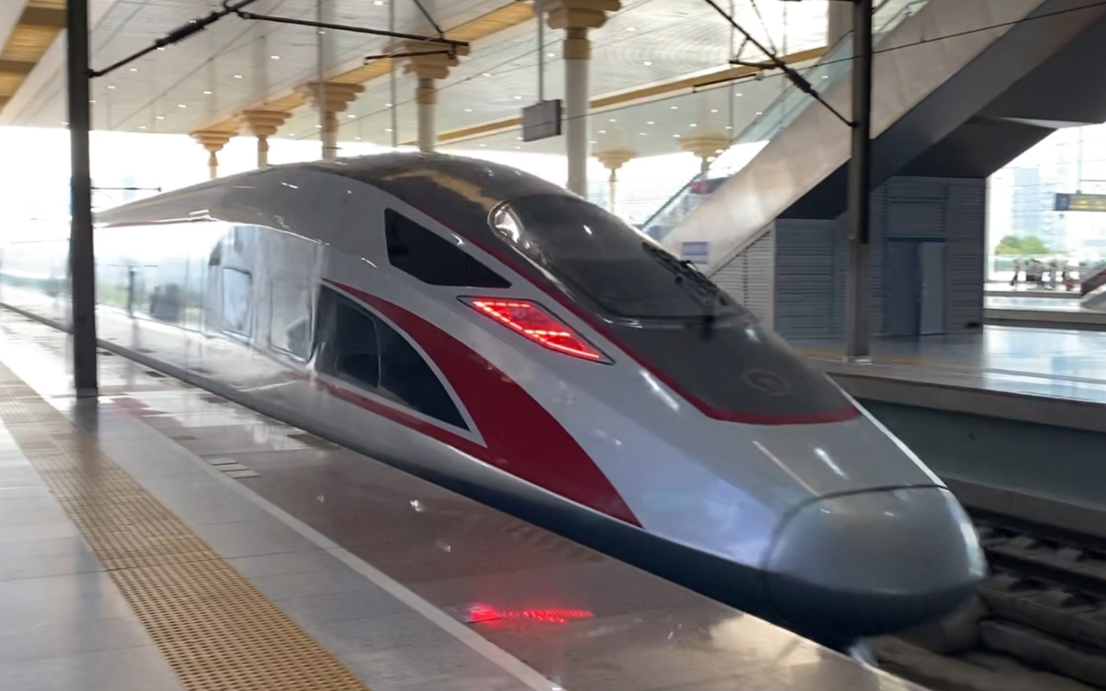 【中国铁路】CR400AF-B-2207担当G170次南京南出站_哔哩哔哩 (゜-゜)つロ 干杯~-bilibili