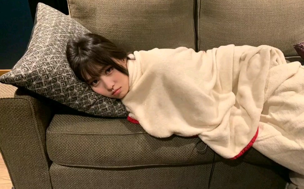 TWICE momo: 盯.......... 190724 INS_哔哩哔哩_bilibili