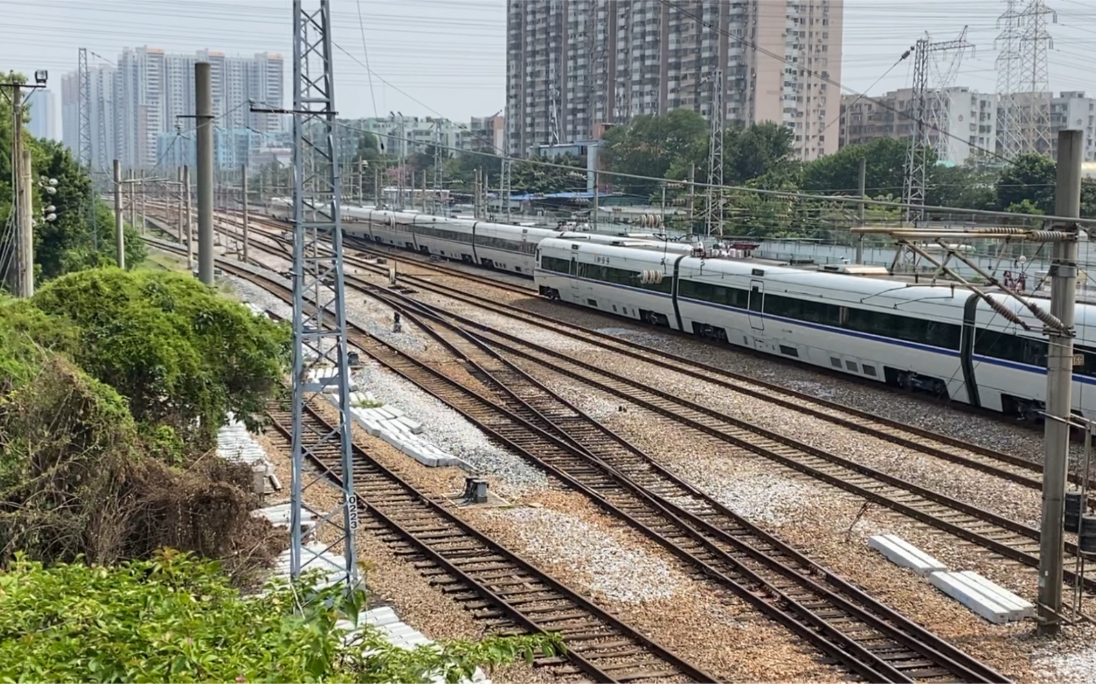 20211002 两列CRH1A-200于石牌站附近会车_哔哩哔哩_bilibili