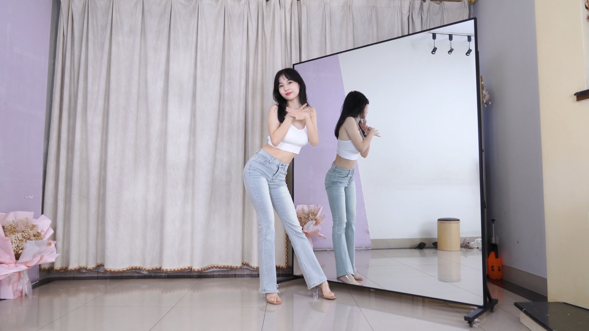 【横屏】AOA 100秒 牛仔裤 透明高跟-恬欣欣的成长日记-恬欣欣的成长日记-哔哩哔哩视频