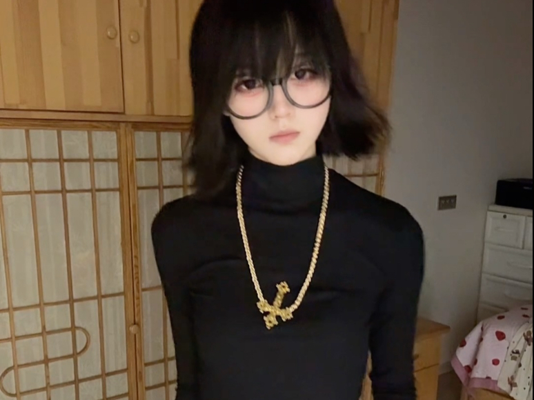 出了小滴 不怎么出cos不是特别会希望大家多多包涵( ^ω^ )-辣椒素素素-辣椒素素素-哔哩哔哩视频