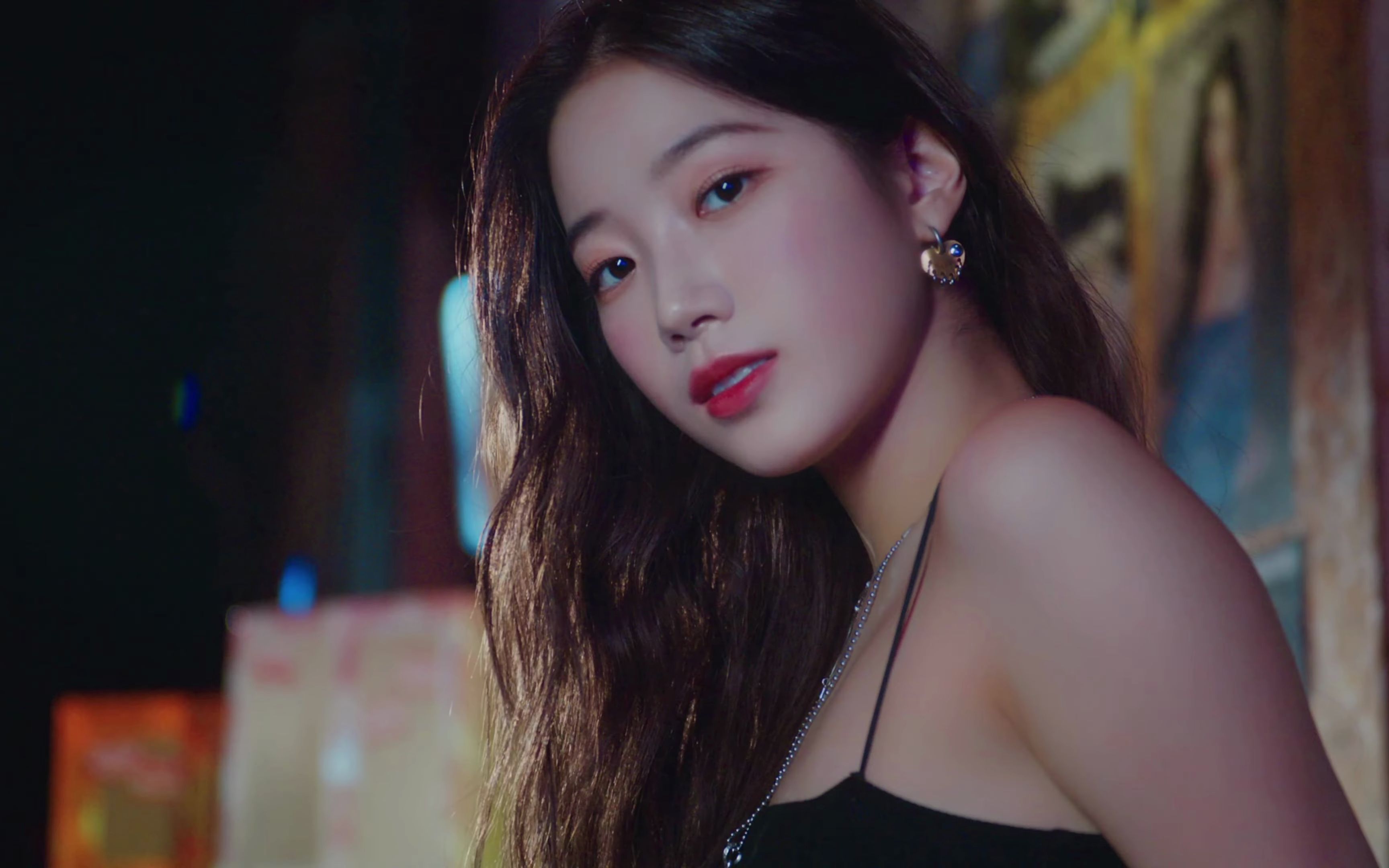 【4K/60FPS】LE SSERAFIM/'ANTIFRAGILE'/MV，收藏级画质-喜欢看4k的里里-喜欢看4k的里里-哔哩哔哩视频