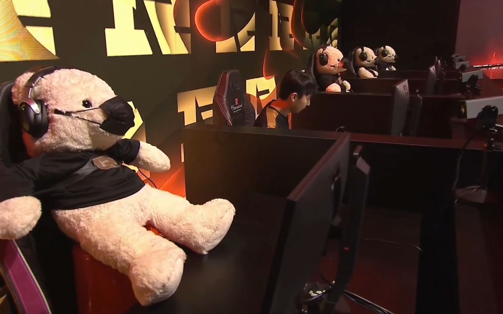 【Ti11 RNG】像极了一个人去吃海底捞的xNova_DOTA2_游戏解说