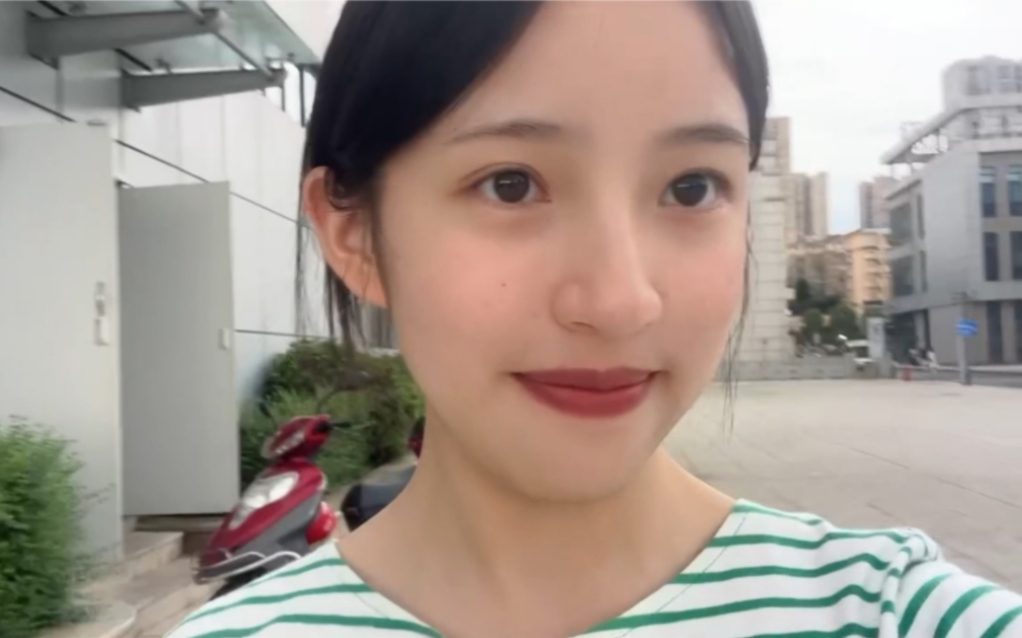 小镇护士日常，化妆上班被说素颜更好看 刘淼淼 刘淼淼 哔哩哔哩视频