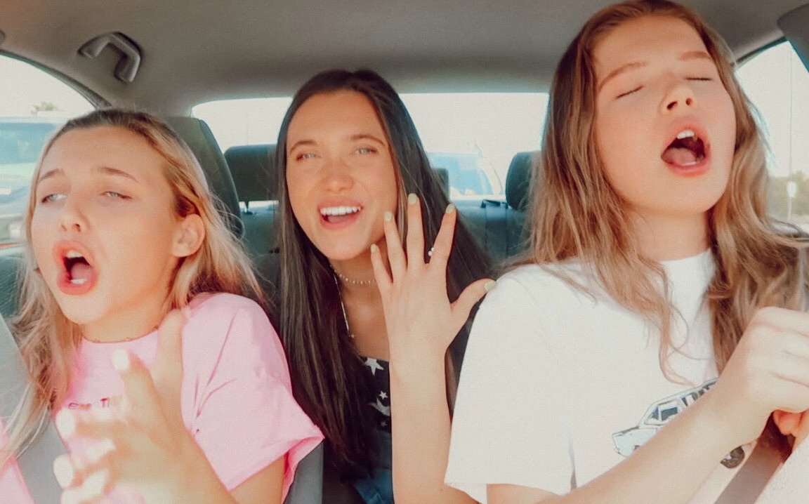 【Hannah Meloche】和Ellie&Emma一起准备出门+日常vlog | GET READY & DRIVE WITH US *cringe*_哔哩哔哩_bilibili