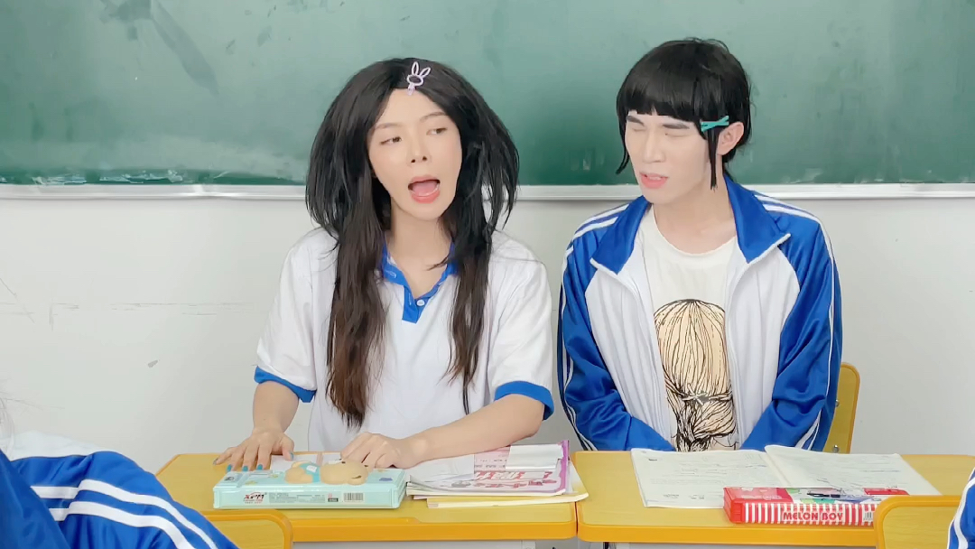 说实话 你们觉得哪个人设更酷一点？-叮叮喵dxy-叮叮喵dxy-哔哩哔哩视频