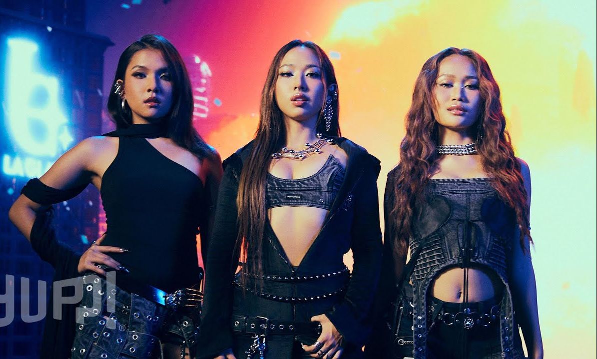 DREAMGALS - NOBODY CARES [LIVE PERFORMANCE]-88rising-88rising-哔哩哔哩视频