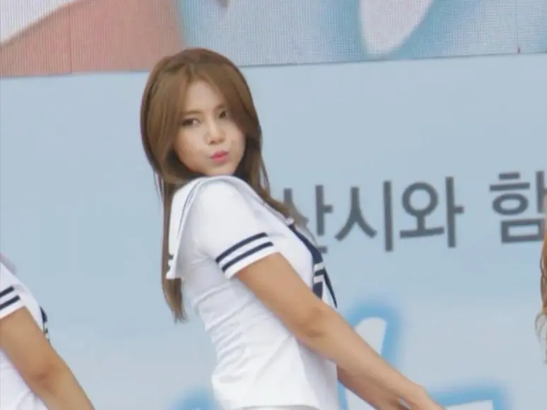 AOA 申惠晶 短裙miniskirt直拍_哔哩哔哩_bilibili