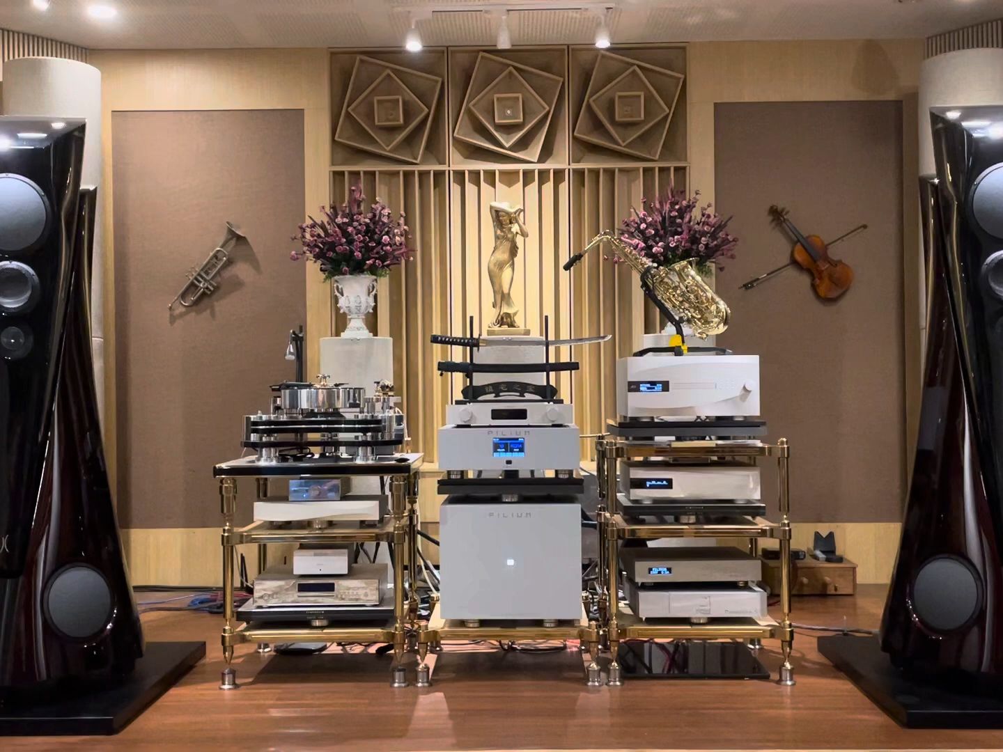 瑞士高文旗舰SACD+登峰725前级+701单声道后级+美国YG桑雅旗舰系列XVIS四件套音箱(交响编)-阳啊阳啊啊啊阴-@好听的@-哔哩哔哩视频