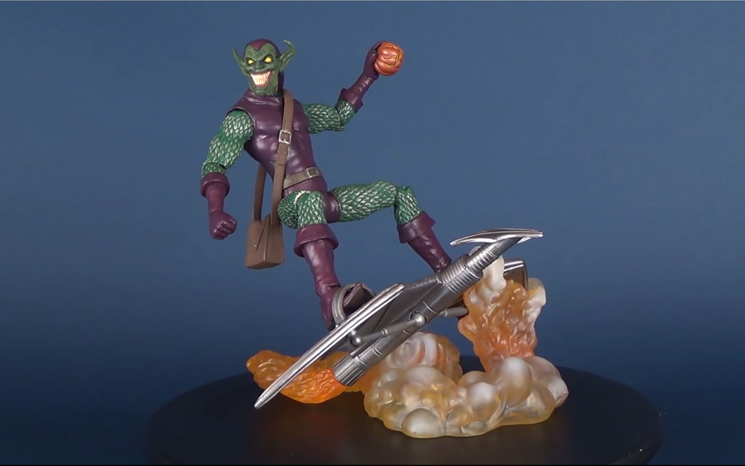Toy Spot - Diamond Select Marvel Select Green Goblin Figure_哔哩哔哩 (゜-゜)つ ...