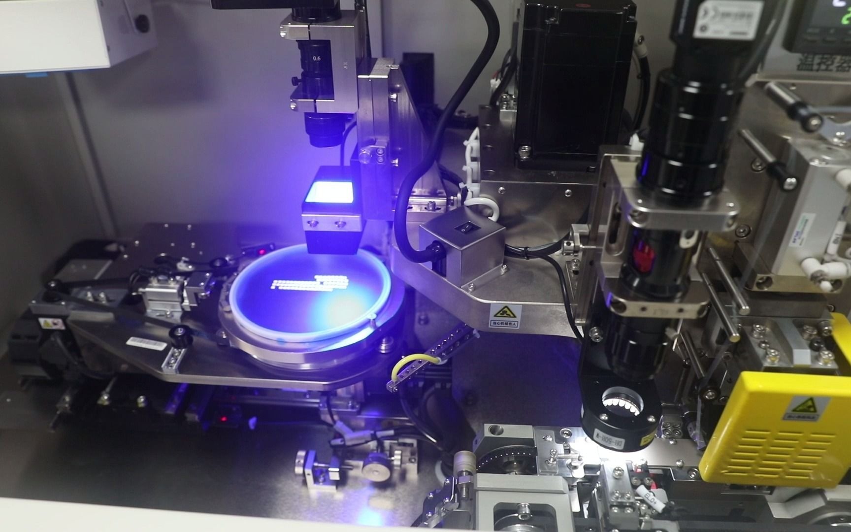 SMD LED蓝膜编带包装机-标谱半导体_哔哩哔哩_bilibili