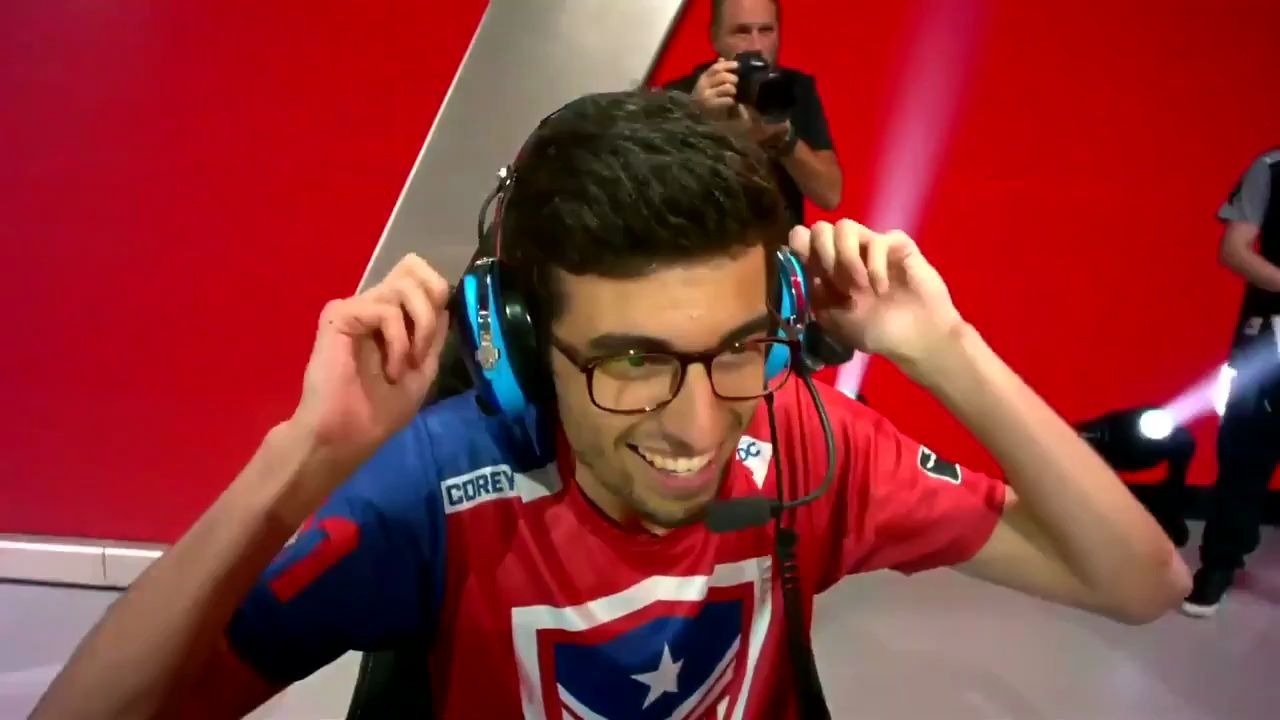 OWL狙神Corey退役剪辑，正义队官方推特2分钟视频_哔哩哔哩_bilibili