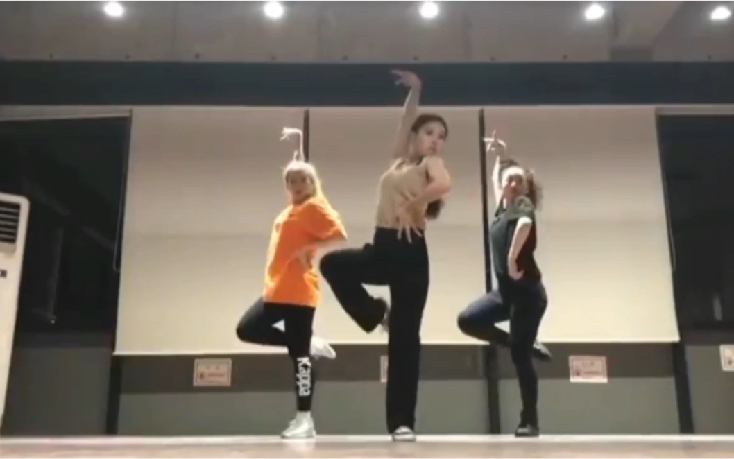 ITsME waacking dance Routine_哔哩哔哩_bilibili