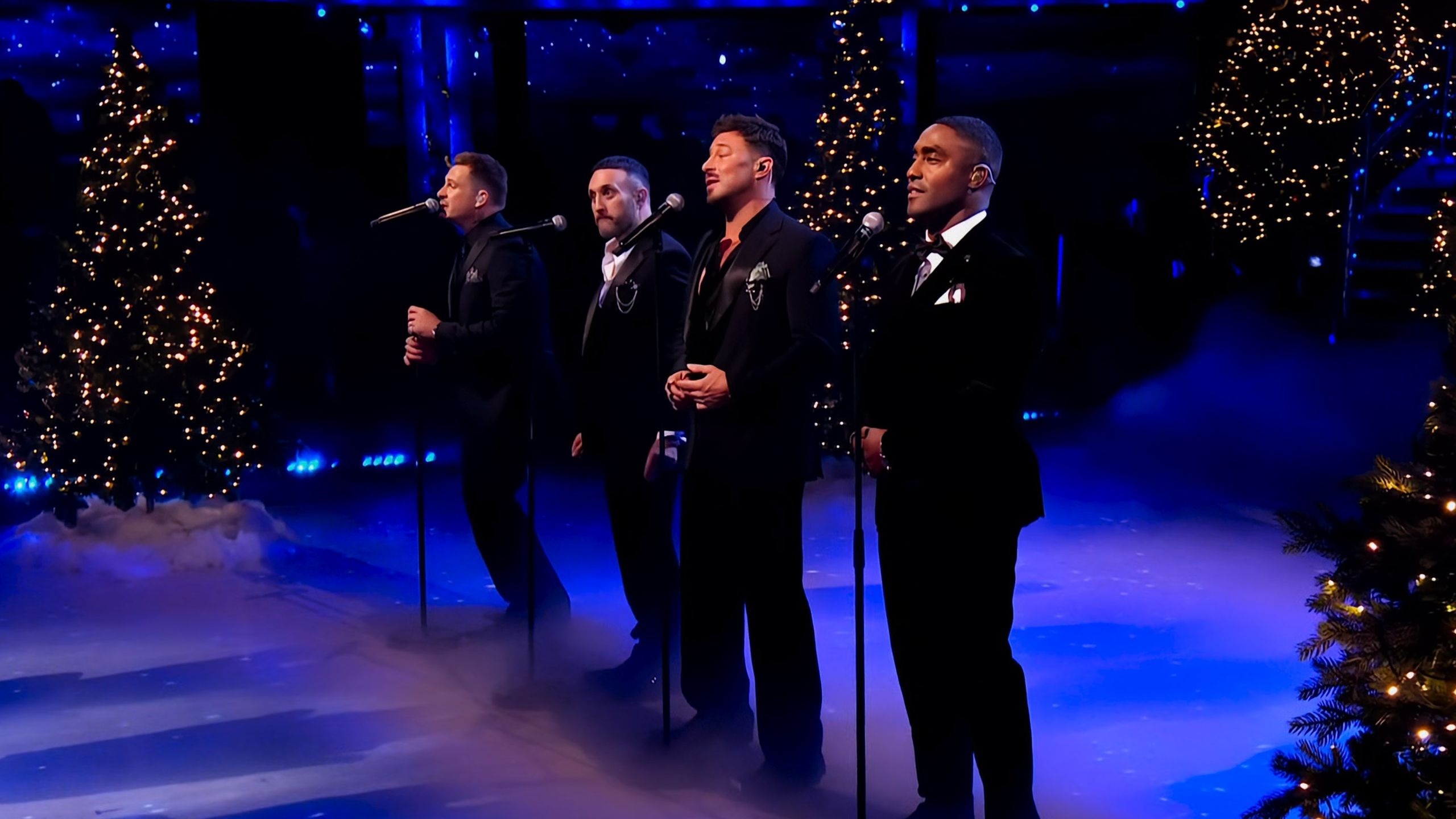 【4K HDR】Blue - One Love (Strictly Come Dancing Christmas Special 2025 ...