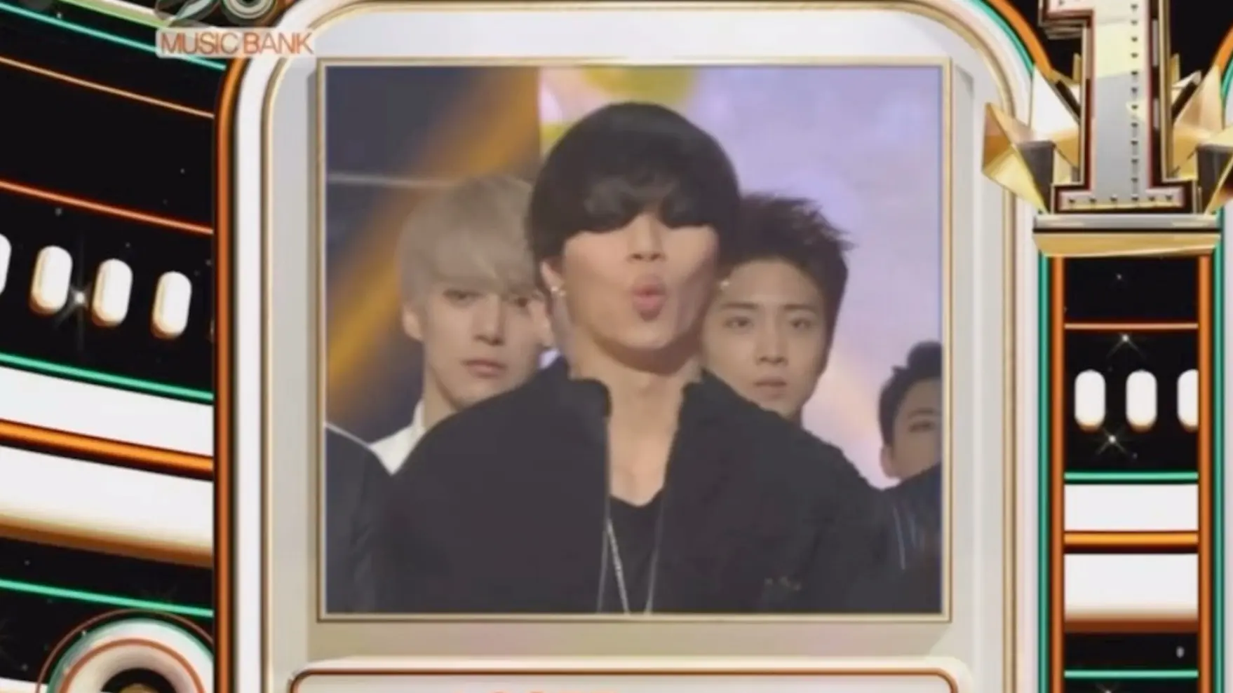 【BIGBANG】人家得奖紧张兮兮 我家得奖搞怪乱舞_哔哩哔哩_bilibili