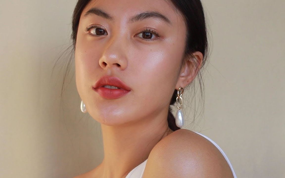 【Haley Kim】简单自然节日妆容_哔哩哔哩_bilibili