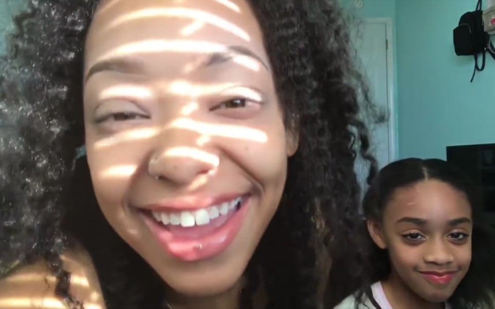 【Chynaunique 180120】给妹妹化妆～敲击＆轻语_哔哩哔哩_bilibili