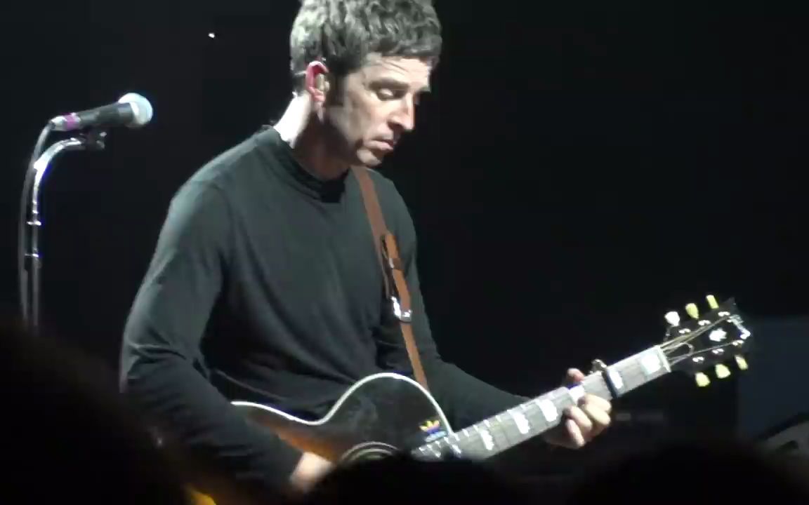Noel Gallagher《Supersonic》《Dead In The Water》两首连唱，英文字幕版_哔哩哔哩_bilibili