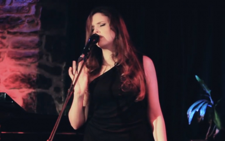 【爵士女伶】Halie Loren - Sway (live)_哔哩哔哩_bilibili