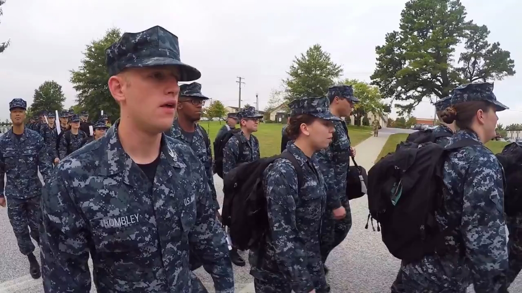 Navy public affairs students march to new B610 cadence - 视频下载 Video ...