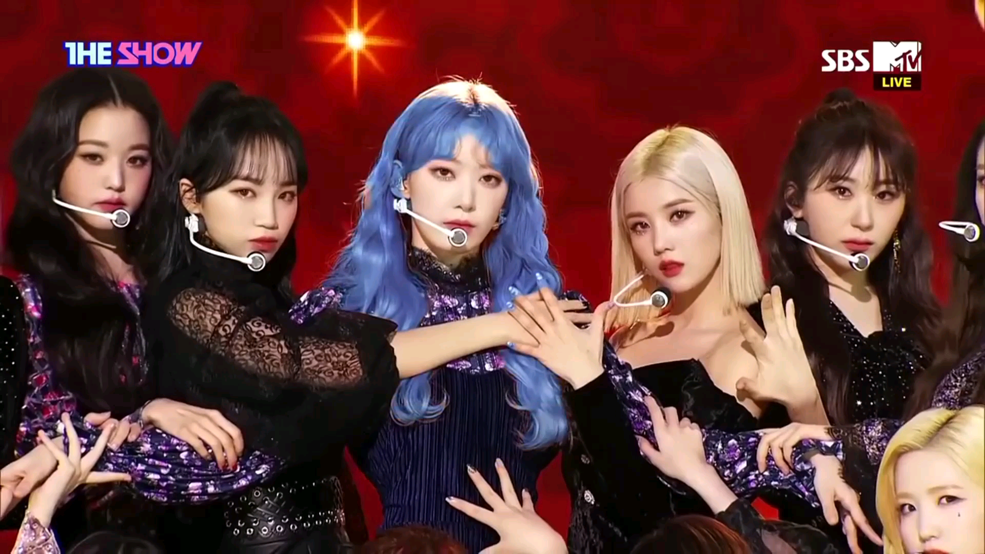 IZ*ONE《Panorama》纵享丝滑一键换装 舞台混剪 IZONE舞台Live现场_哔哩哔哩 (゜-゜)つロ 干杯~-bilibili