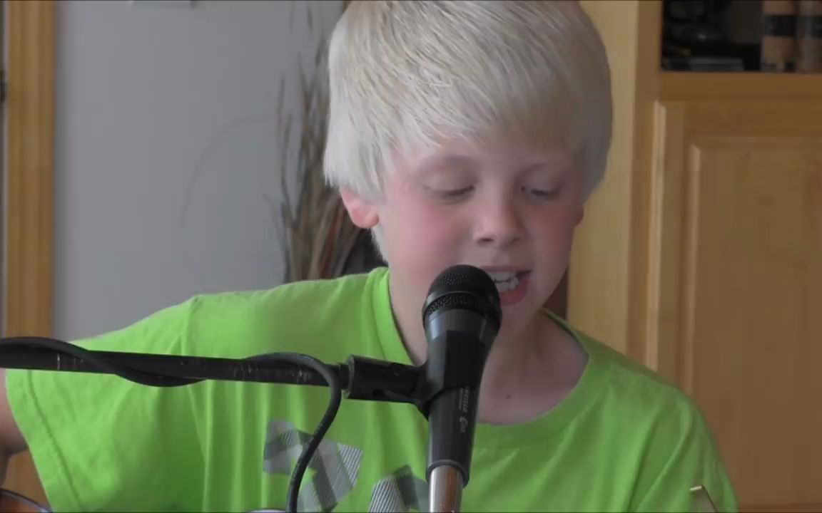 Maroon 5 - Payphone ft. Wiz Khalifa by 10 yr old Carson Lueders ...