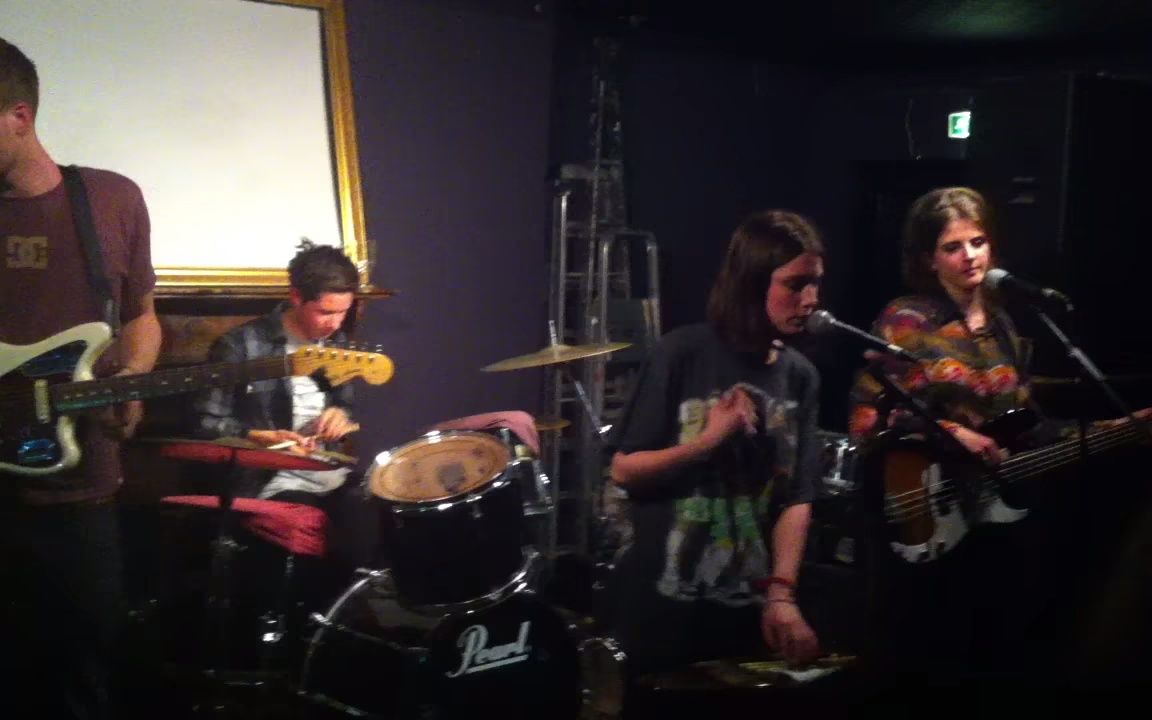 Wolf Alice - Wednesday (Live) The Horatia Pub 27_04_12_哔哩哔哩_bilibili