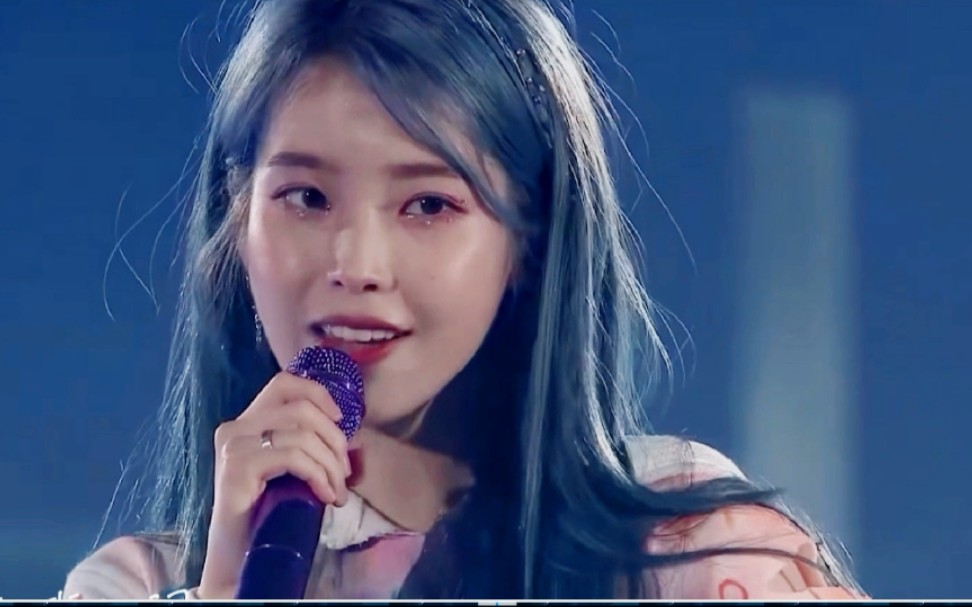 【IU】 IU超甜现场_哔哩哔哩_bilibili