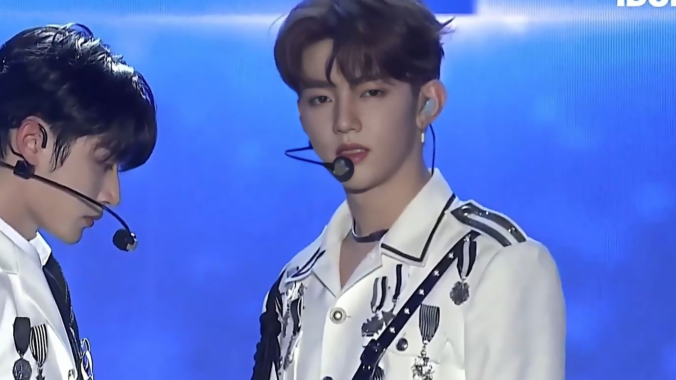 ZB1 In Bloom+CRUSH 首歌舞台-pcyxjy-pcyxjy-哔哩哔哩视频