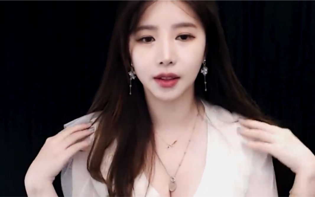 Yoon ying小姐姐的耳环触发音_哔哩哔哩 (゜-゜)つロ 干杯~-bilibili