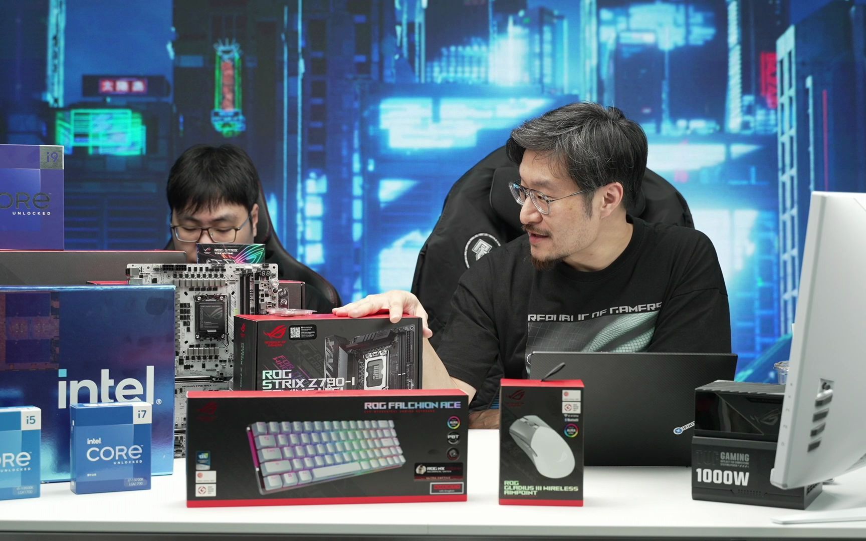 价值10w+？带你看Tony大叔“普普通通”的办公室，华硕总部行第一期