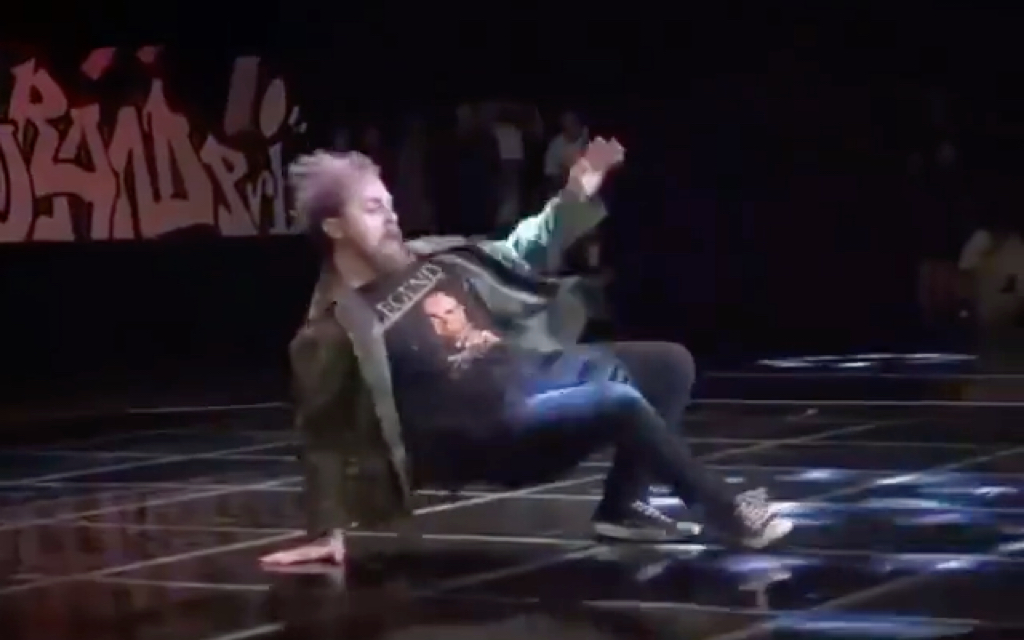 「Bboy剪影」Bboy Casper 独一无二的风格，Flash Back ！_哔哩哔哩_bilibili