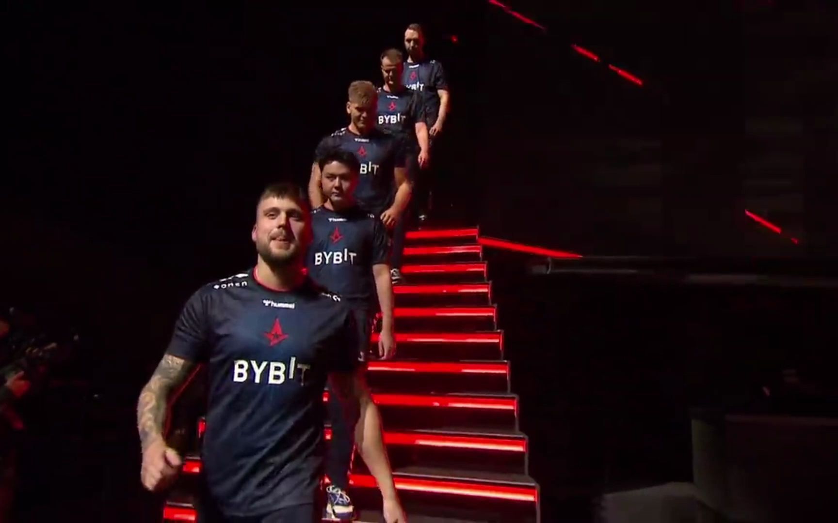 BLAST Fall Final 线下队伍入场画面#1_哔哩哔哩bilibili_CSGO