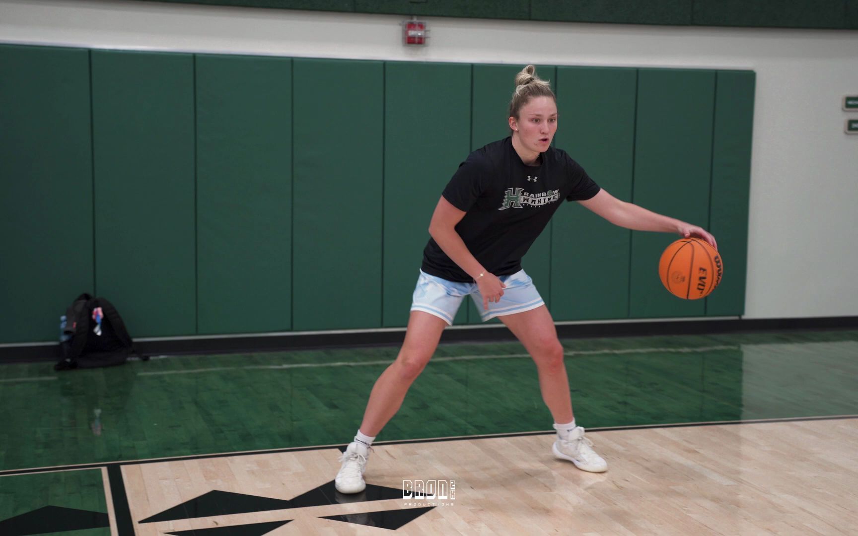 来自夏威夷的WNBA新秀后卫Amy Atwell的一堂训练课 训练基本功 干货满满！这种强度的训练你能承受吗？_哔哩哔哩_bilibili