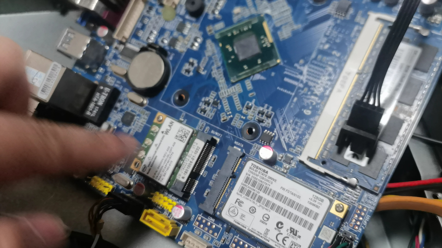 图吧NAS神U J1900拆机diesize测量（硅胶垫片被动散热无需换硅脂） - 哔哩哔哩