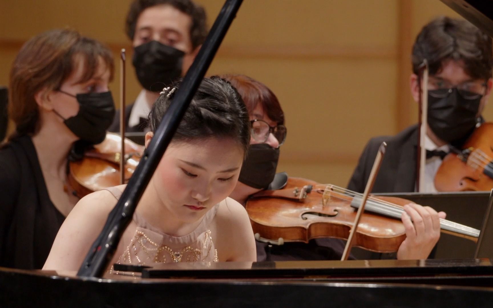 18岁 Amy Zhou 演奏钢琴协奏曲Concerto No. 1 in G Minor, 2nd & 3rd Mvts by F ...