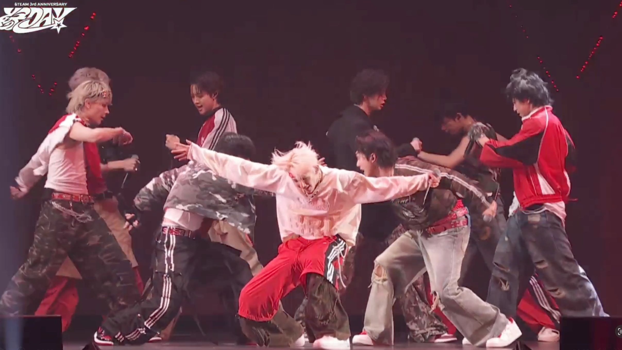 TEAM·舞台】BTSの后辈三连热血COVER-FIRE/RUN/MIC DROP-特听困-舞蹈-哔哩哔哩视频