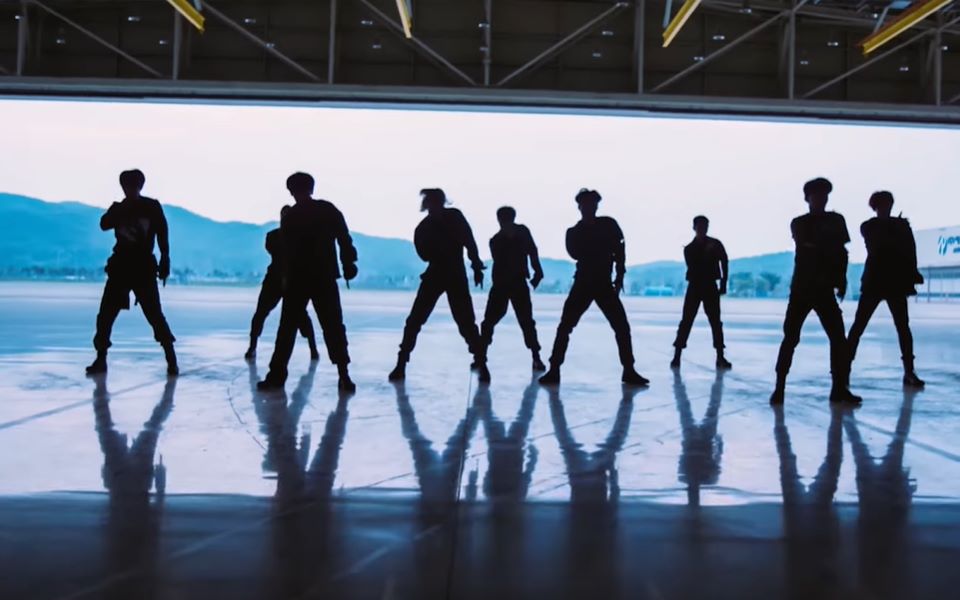 【EXO】Monster打歌舞台合集_哔哩哔哩_bilibili